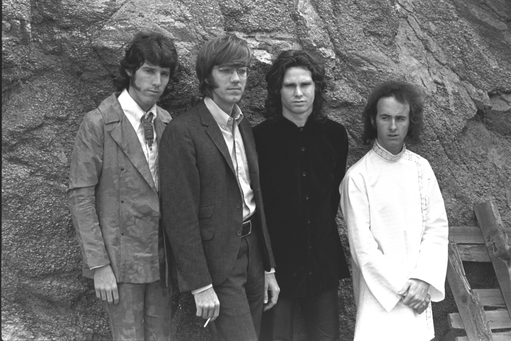 THE DOORS TRIUMPH IN MEXICO, BUT NOT ON THE EXPECTED SCALE – The Doors